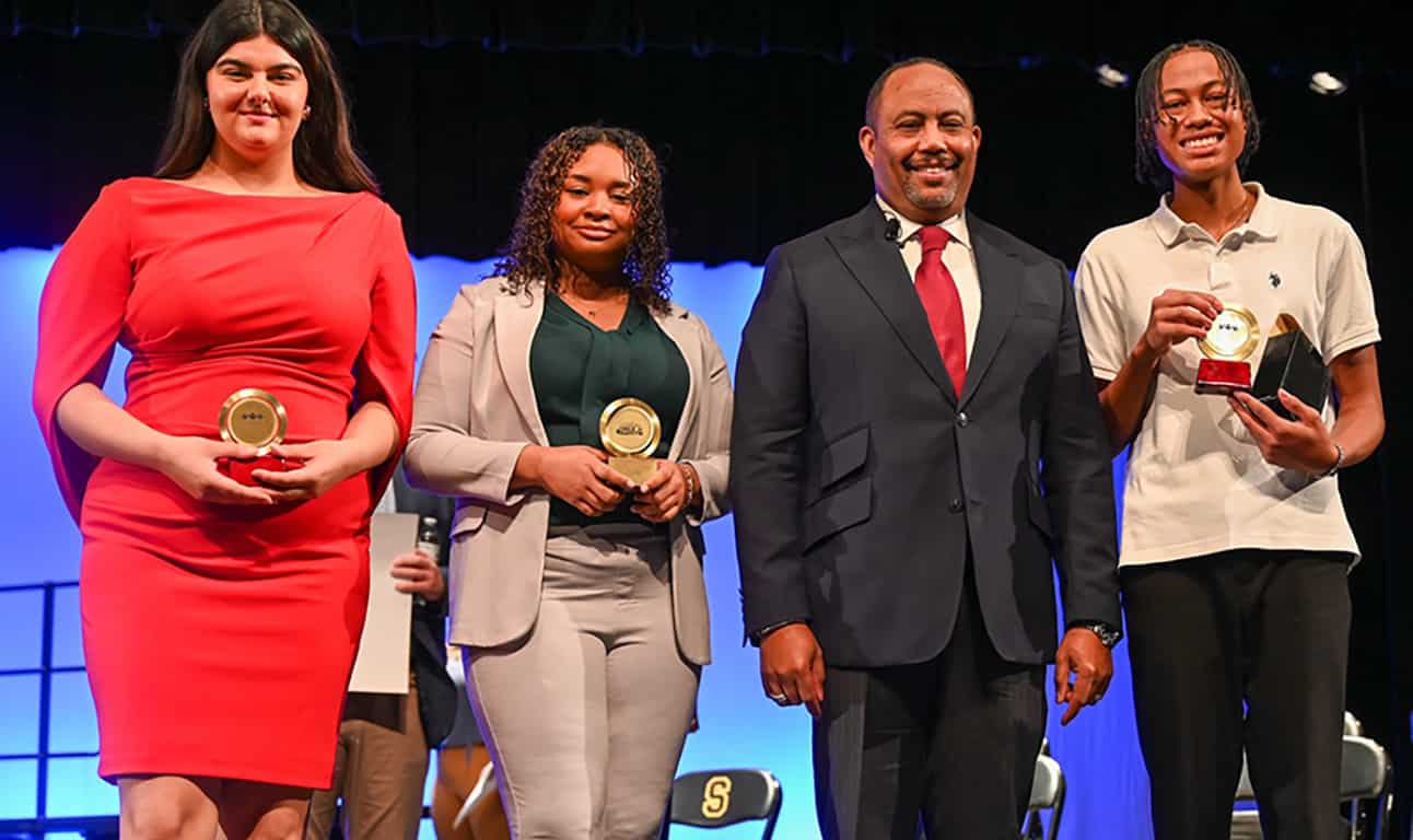 At MLK Youth Voices Dr. Battinto Batts Jr. encourages teens to seek ...